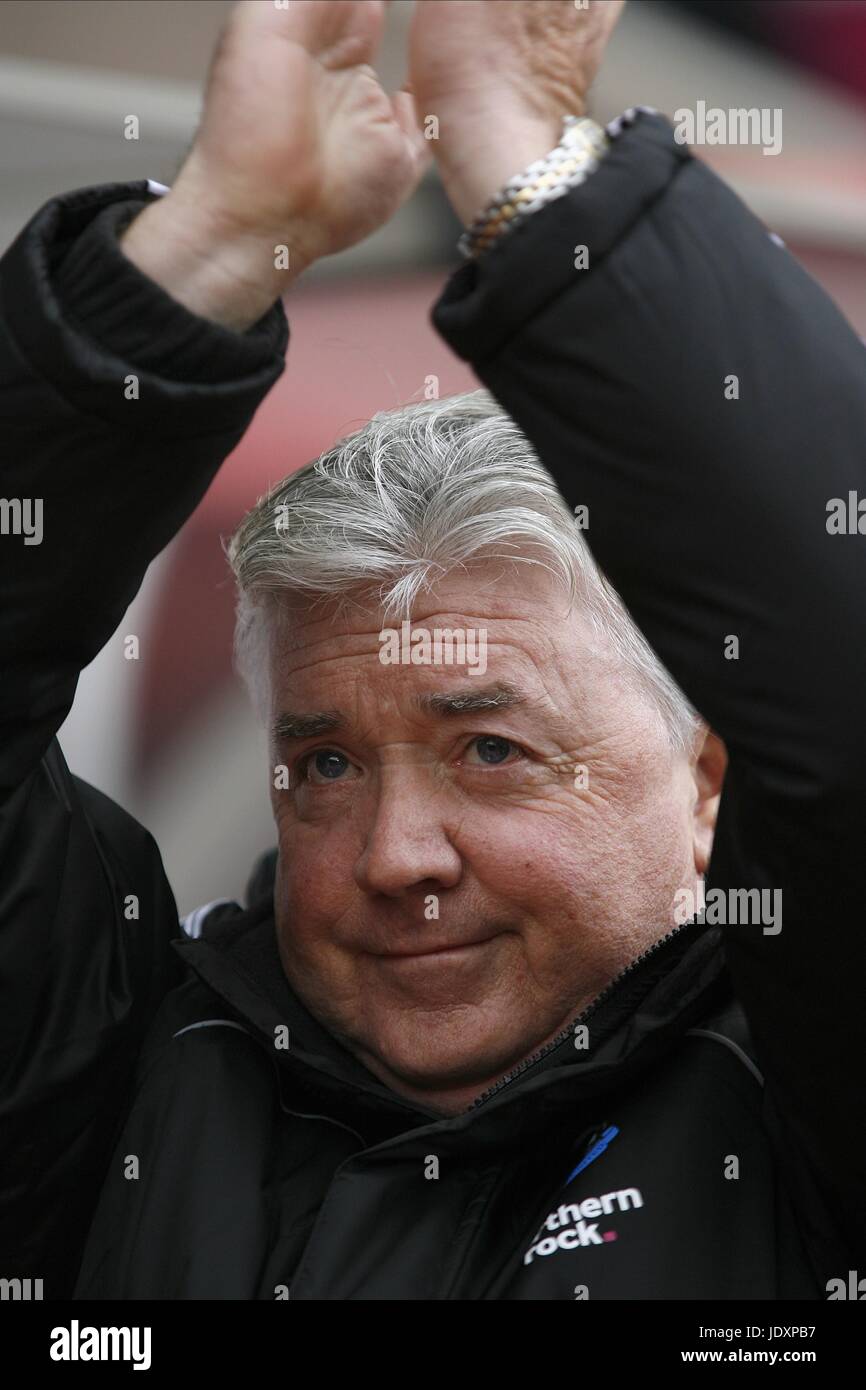 JOE KINNEAR NEWCASTLE UNITED FC MANAGER STADIUM OF LIGHT SUNDERLAND ...