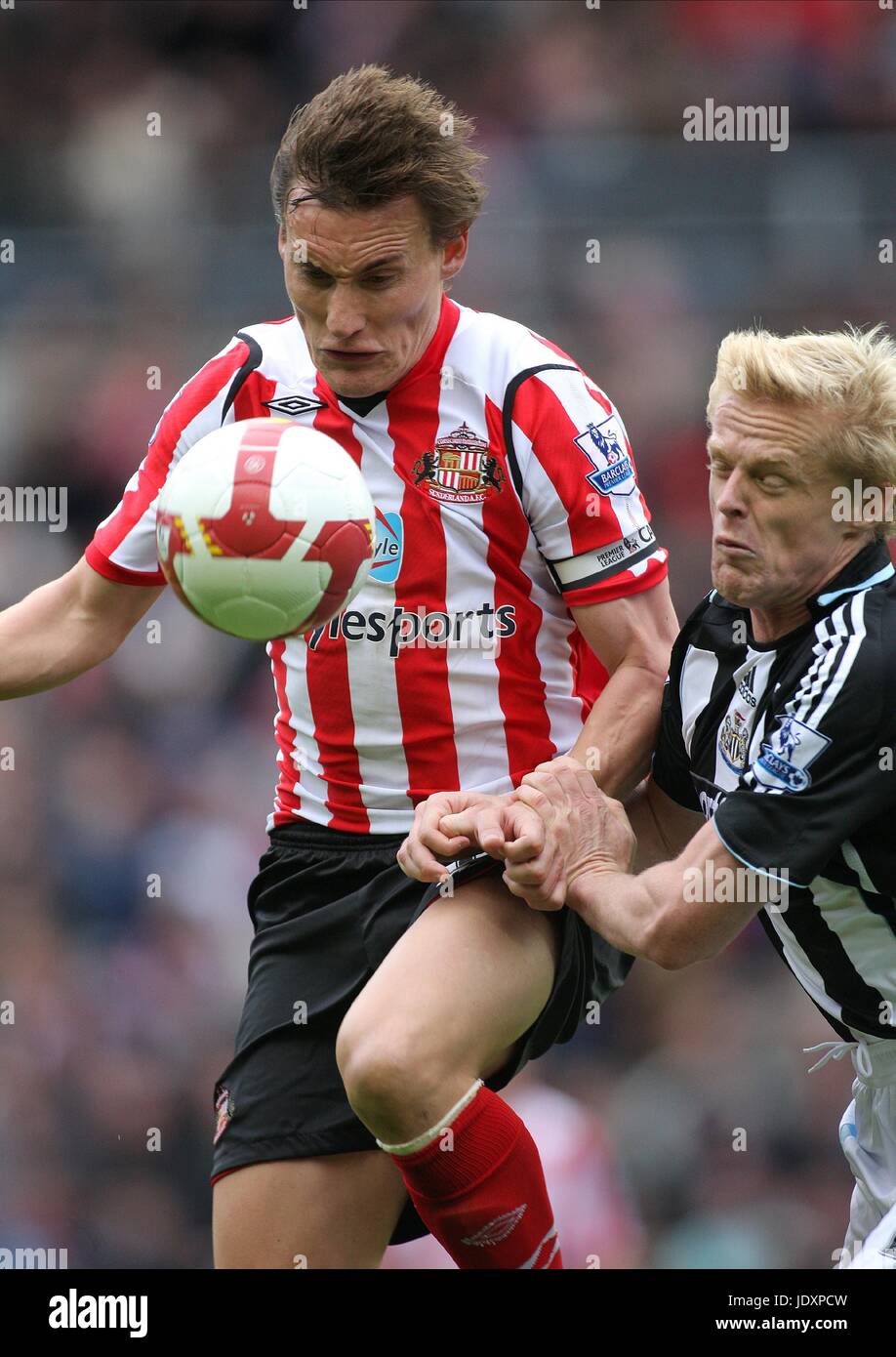 DEAN WHITEHEAD SUNDERLAND FC STADIUM OF LIGHT SUNDERLAND ENGLAND 25 ...