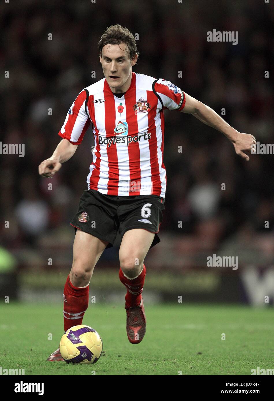 DEAN WHITEHEAD SUNDERLAND FC STADIUM OF LIGHT SUNDERLAND ENGLAND 08 ...