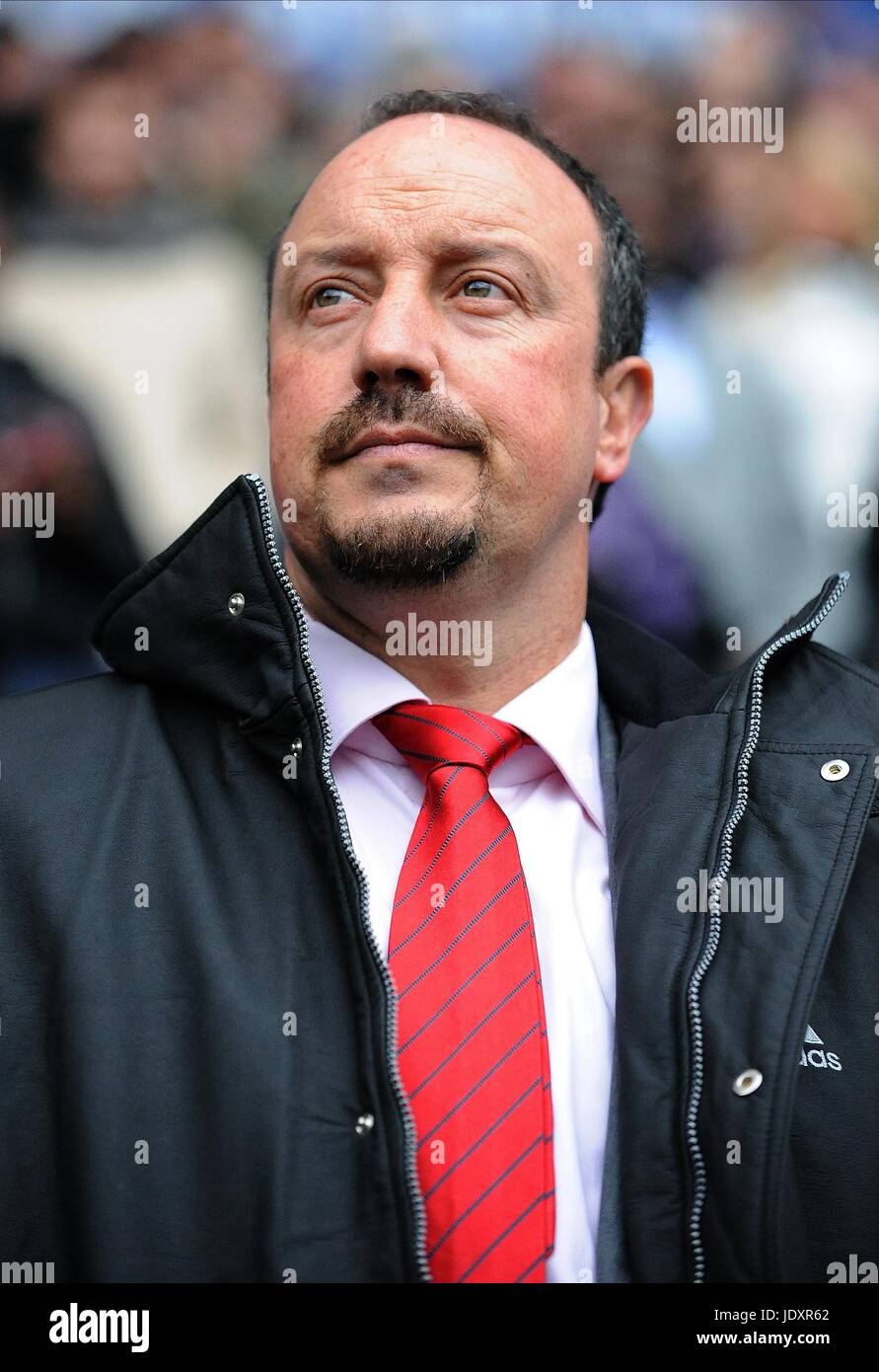 RAFAEL BENITEZ LIVERPOOL FC MANAGER REEBOK STADIUM BOLTON ENGLAND 15 ...