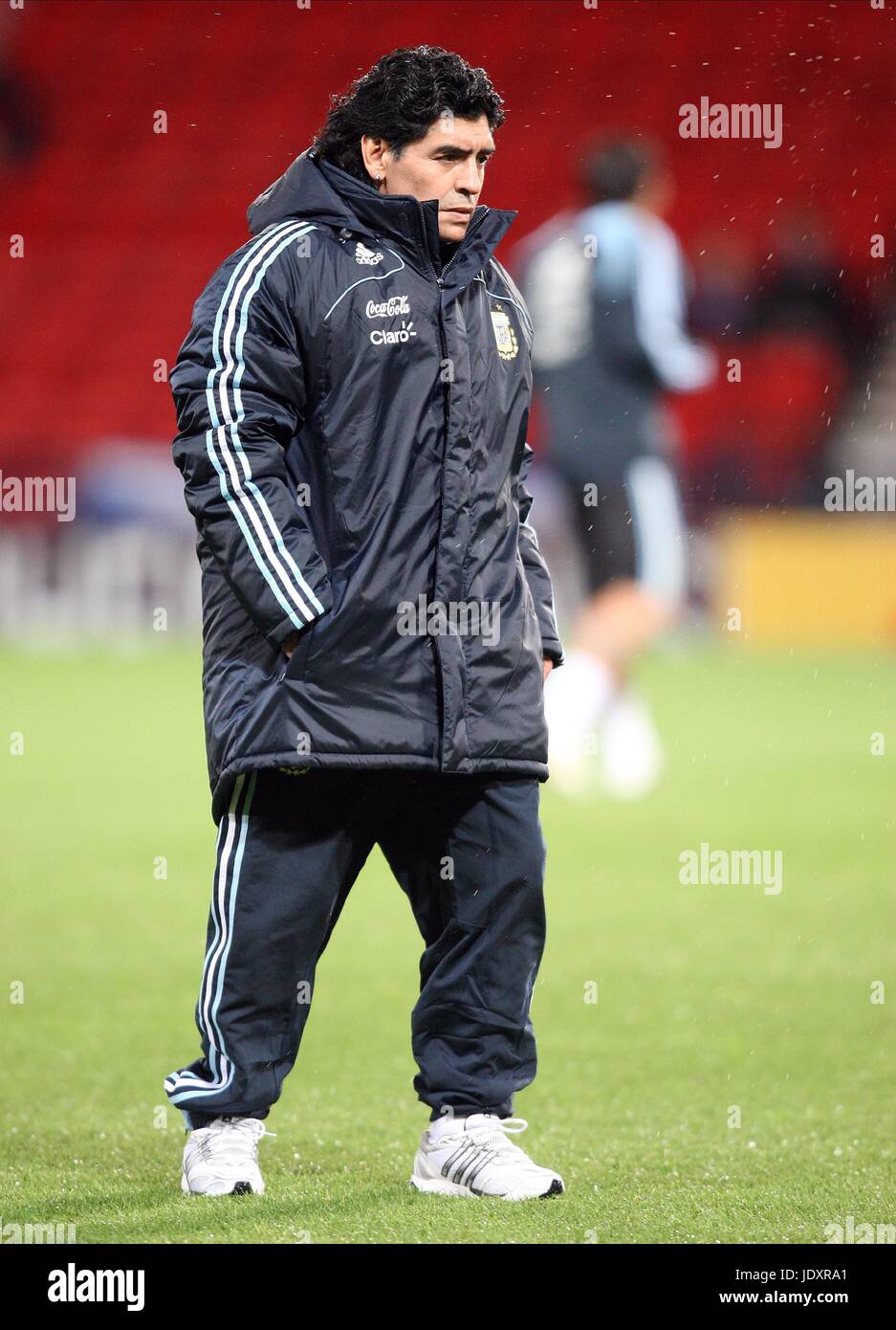 DIEGO MARADONA ARGENTINA COACH HAMPDEN PARK GLASGOW SCOTLAND 19 November 2008 Stock Photo - Alamy