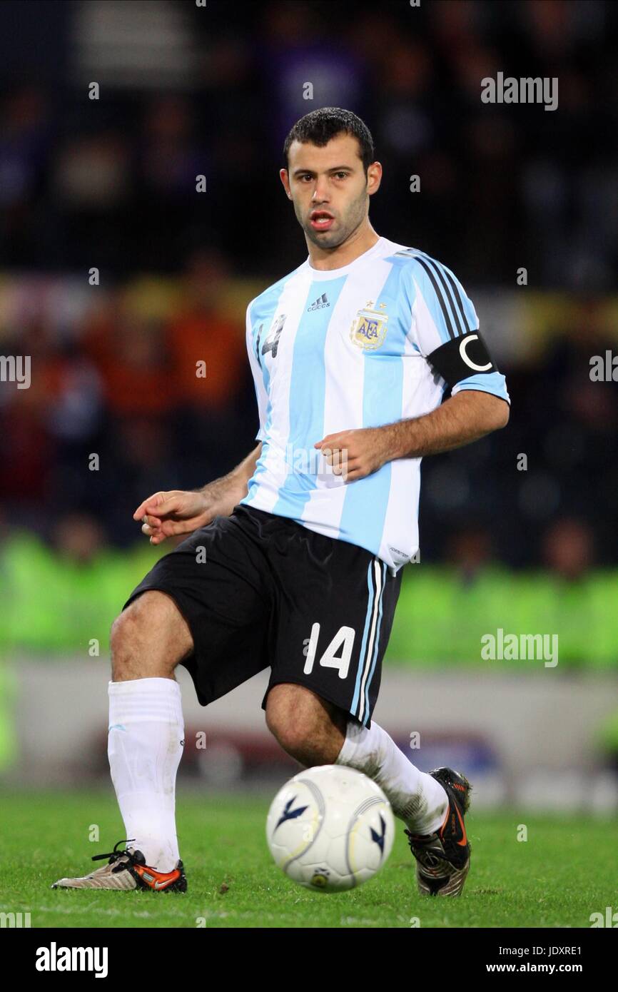 JAVIER MASCHERANO ARGENTINA & LIVERPOOL FC HAMPDEN PARK GLASGOW ...