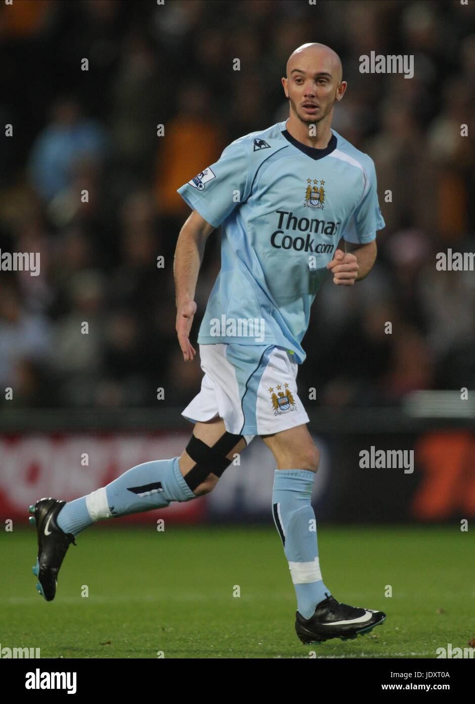 STEPHEN IRELAND MANCHESTER CITY FC KC STADIUM HULL ENGLAND 16 November ...