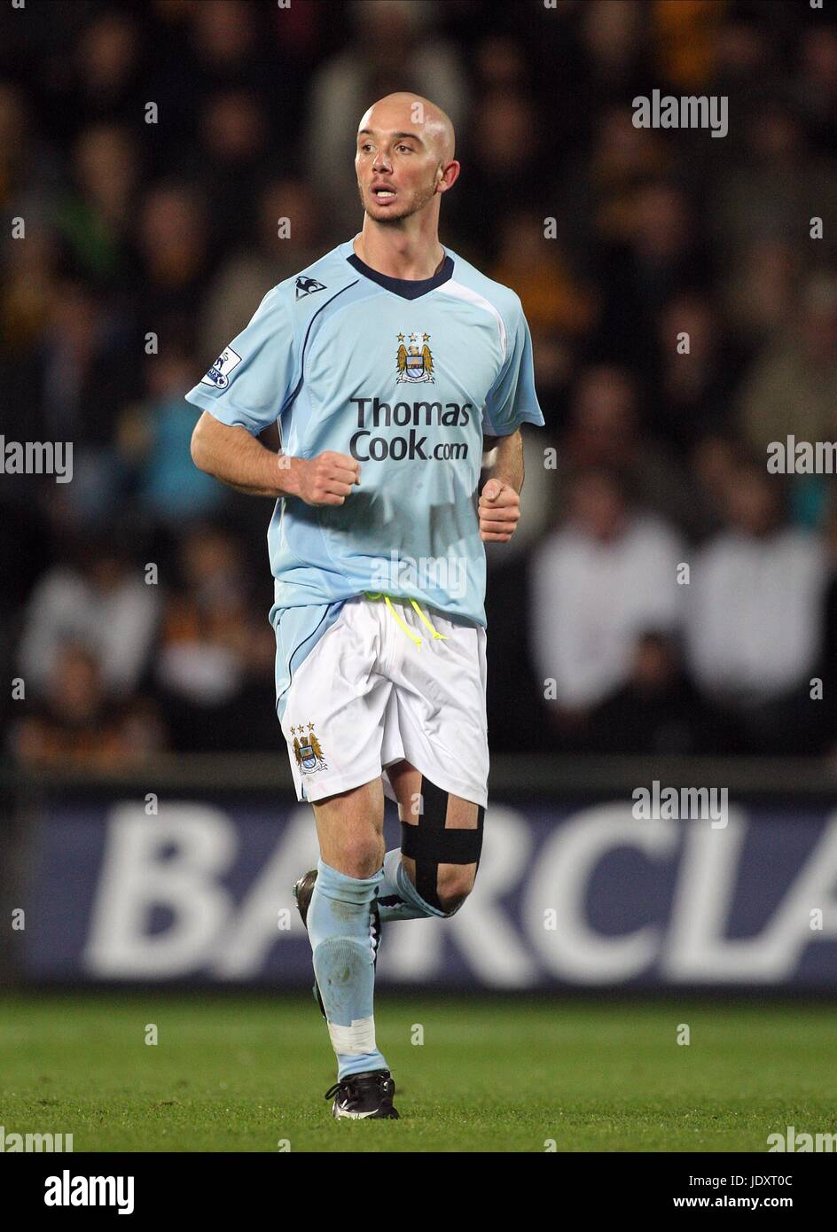 STEPHEN IRELAND MANCHESTER CITY FC KC STADIUM HULL ENGLAND 16 November ...