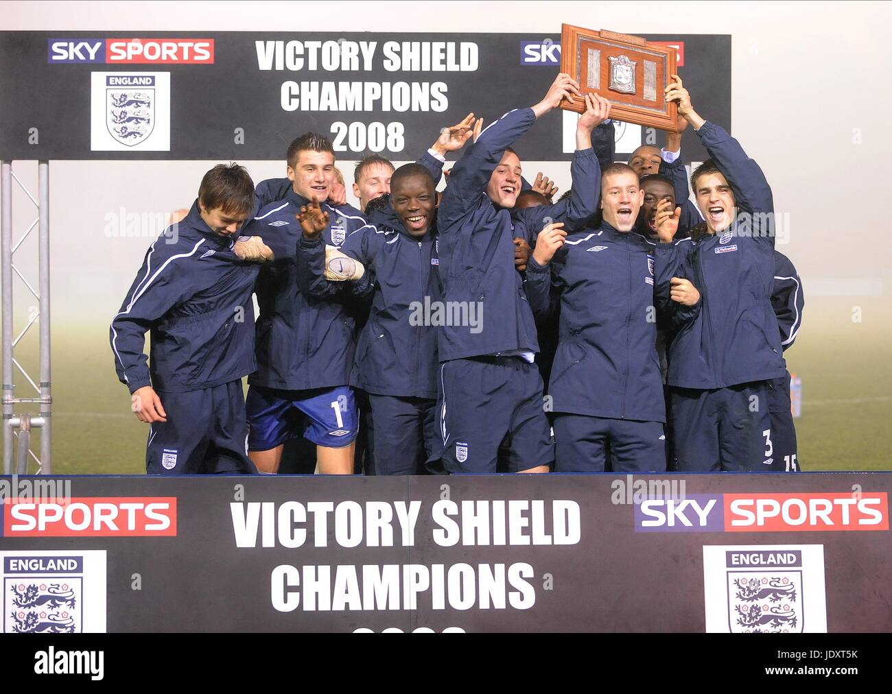 ENGLAND U16 CELEBRATE SKY SPORTS VICTORY SHIELD 2008 SINCIL BANK ...