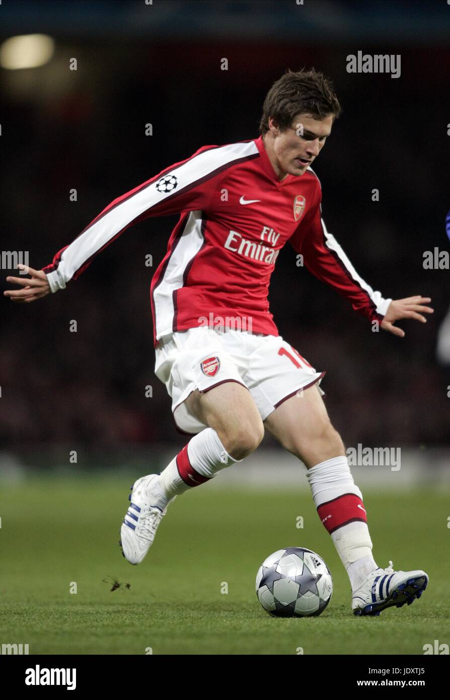 AARON RAMSEY ARSENAL FC EMIRATES STADIUM ARSENAL LONDON ENGLAND 25 ...