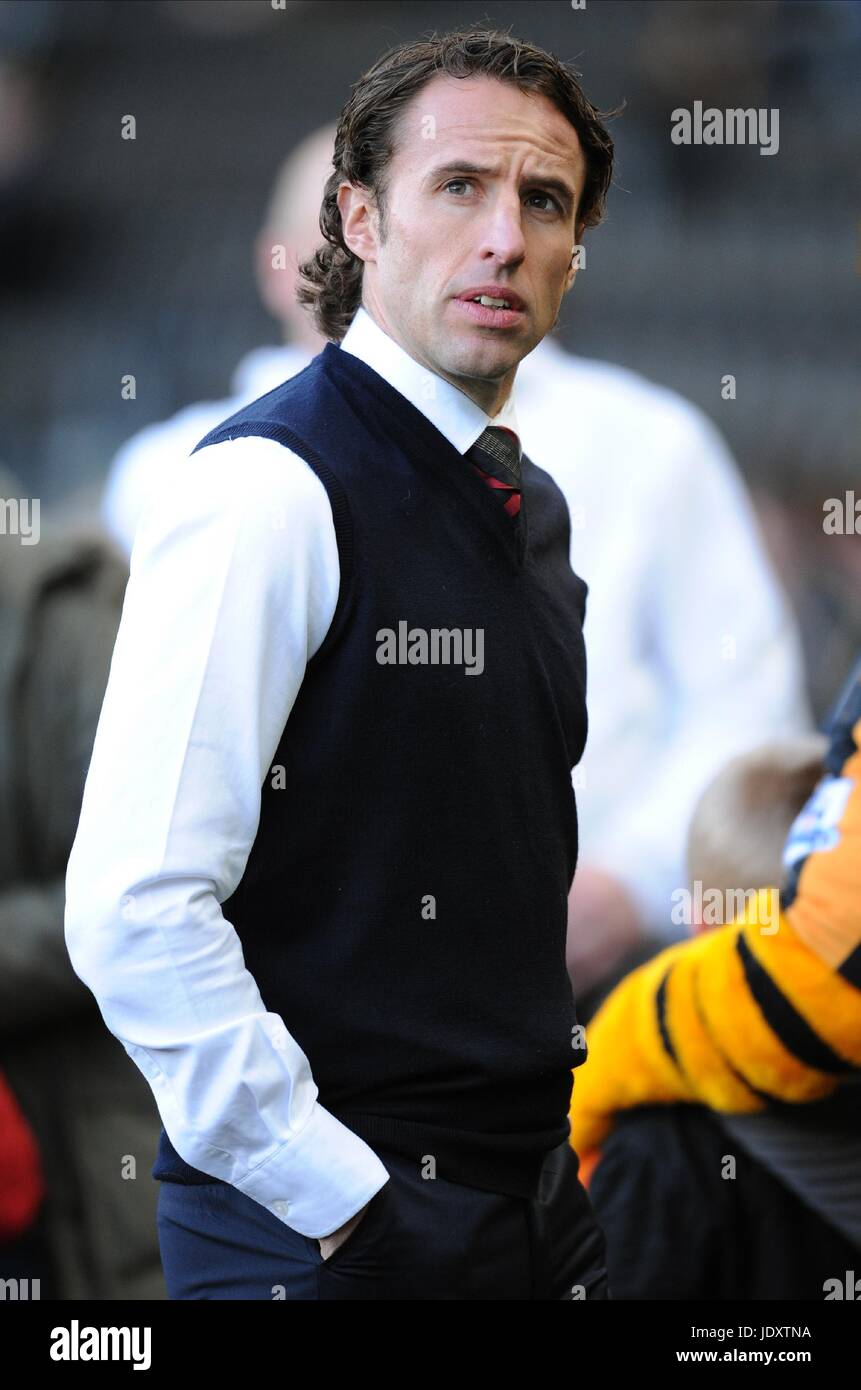 GARETH SOUTHGATE MIDDLESBROUGH FC MANAGER KC STADIUM HULL ENGLAND 06 ...
