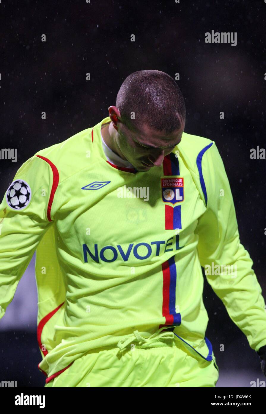 KARIM BENZEMA OLYMPIQUE LYON STADE DE GERLAND LYON FRANCE 10 December ...