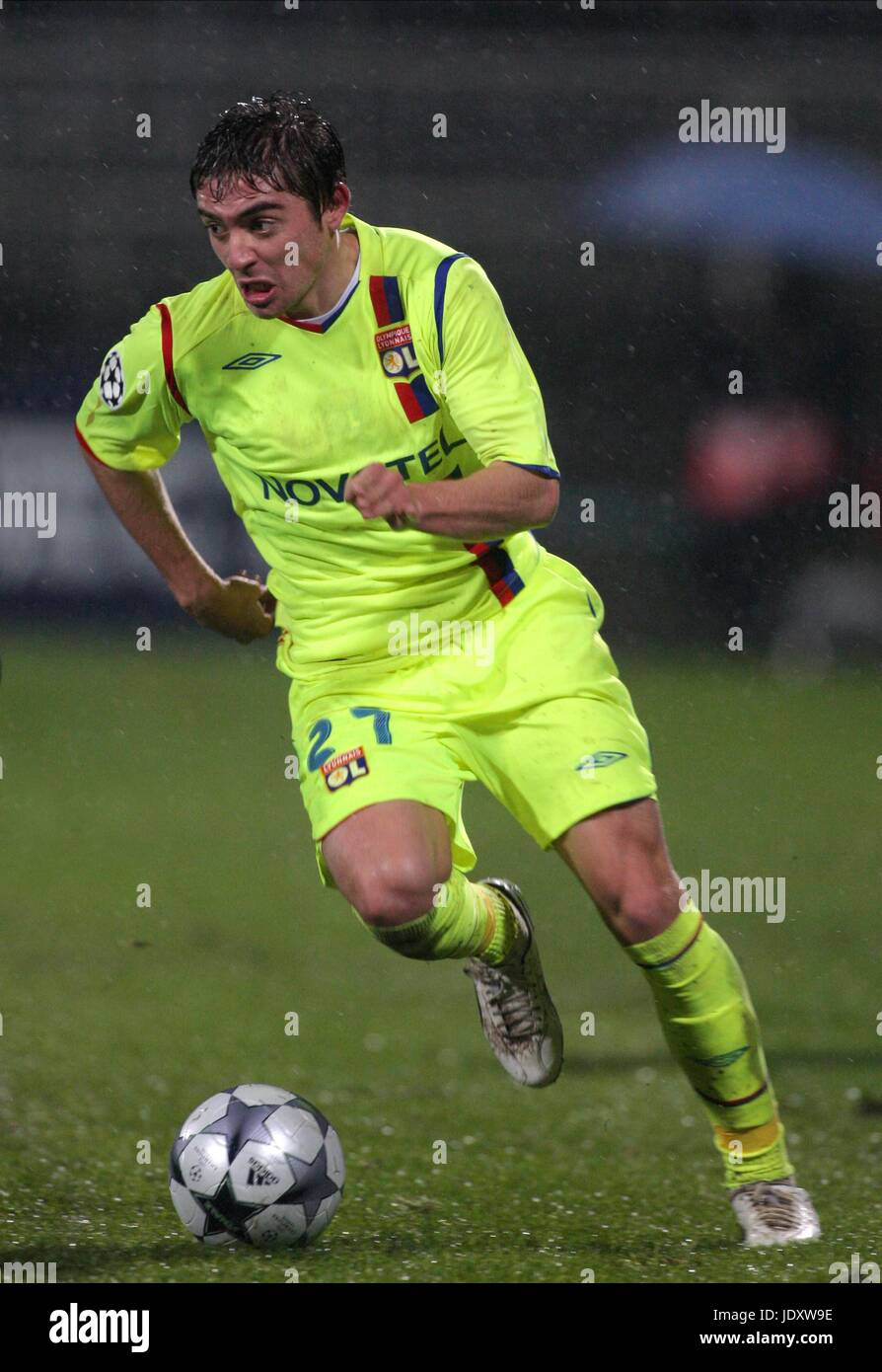 ANTHONY MOUNIER OLYMPIQUE LYONNAIS STADE DE GERLAND LYON FRANCE 10 ...