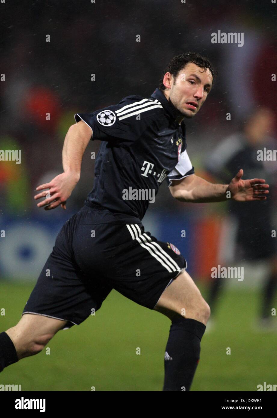 Van bommel bayern hi-res stock photography and images - Alamy