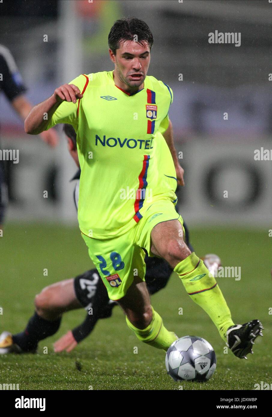 JEREMY TOULALAN OLYMPIQUE LYONNAIS STADE DE GERLAND LYON FRANCE 10 ...