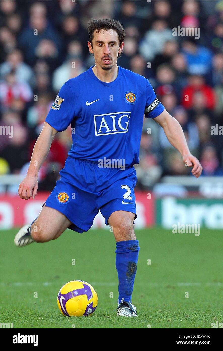 GARY NEVILLE MANCHESTER UNITED FC BRITANNIA STADIUM STOKE ENGLAND 26 ...