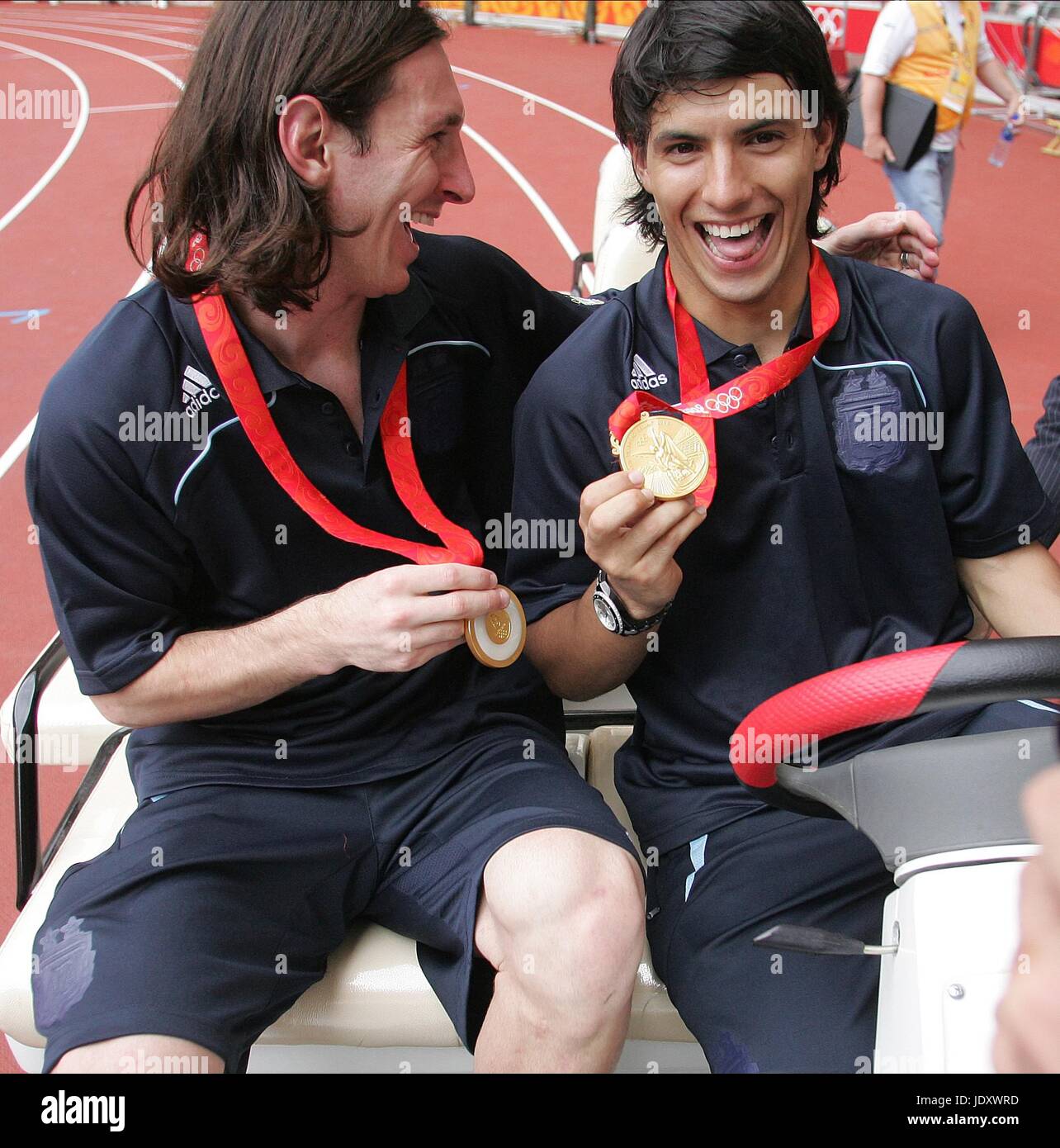 LIONEL MESSI & SERGIO AGUERO OLYMPIC GOLD MEDAL WINNERS 08 OLYMPIC ...