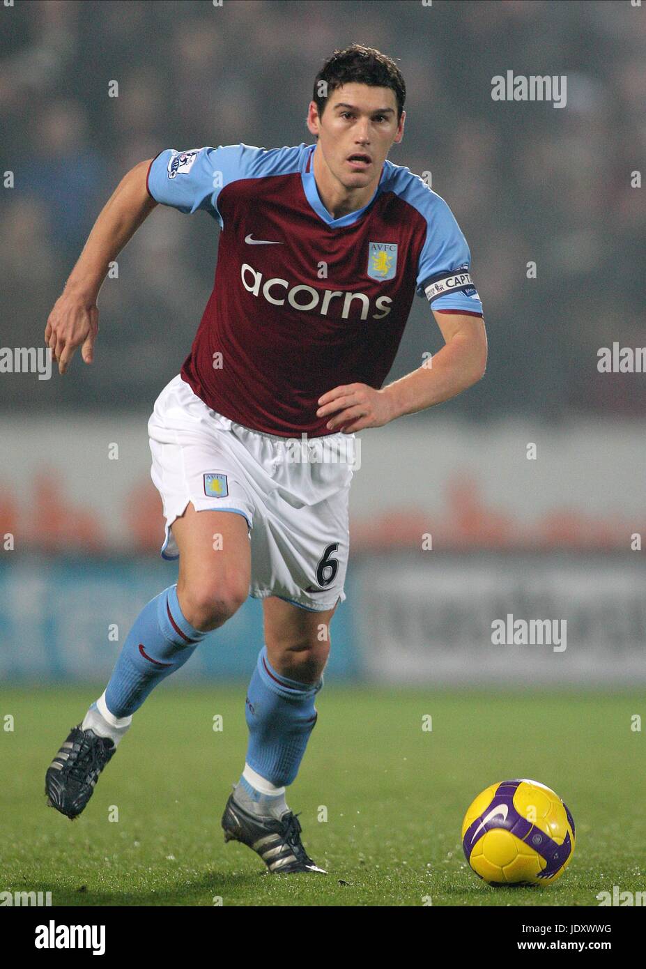 GARETH BARRY ASTON VILLA FC KC STADIUM HULL ENGLAND 30 December 2008 ...
