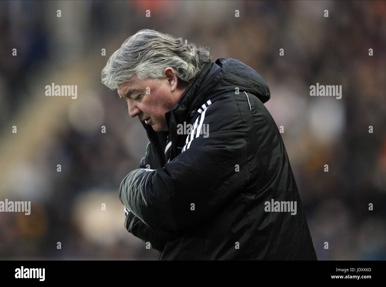 JOE KINNEAR NEWCASTLE UNITED FC MANAGER KC STADIUM HULL ENGLAND 03 ...
