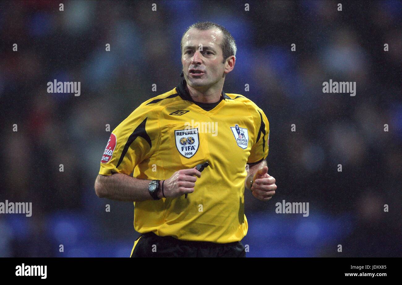 MARTIN ATKINSON PREMIER LEAGUE REFEREE REEBOK STADIUM BOLTON ENGLAND 20 ...