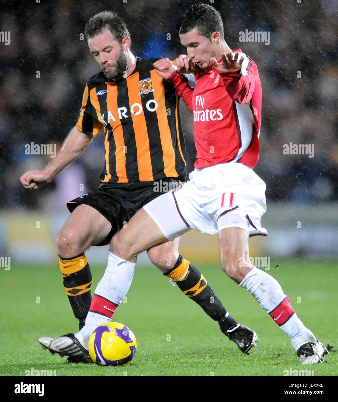 IAN ASHBEE & ROBIN VAN PERSIE HULL V ARSENAL KC STADIUM HULL ENGLAND 17 ...