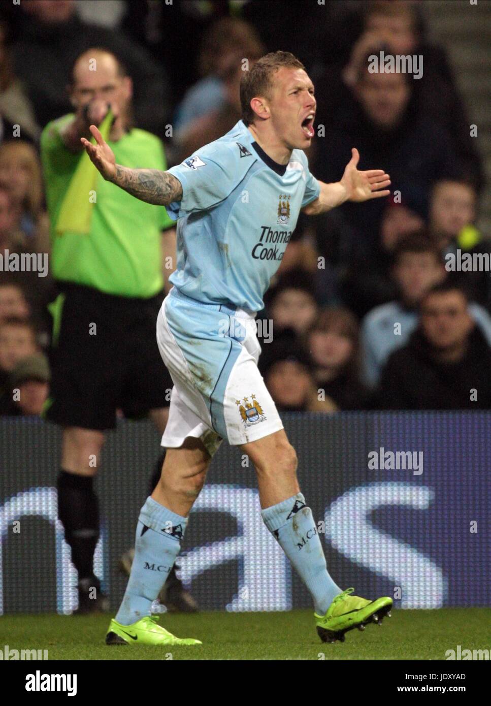 CRAIG BELLAMY MANCHESTER CITY FC CITY OF MANCHESTER STADIUM MANCHESTER ...
