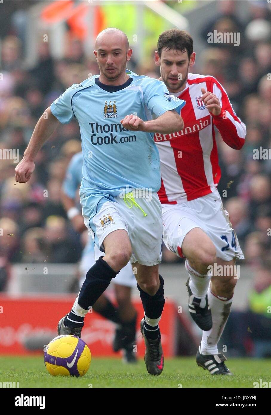 STEPHEN IRELAND & RORY DELAP STOKE V MANCHESTER CITY BRITANNIA STADIUM ...