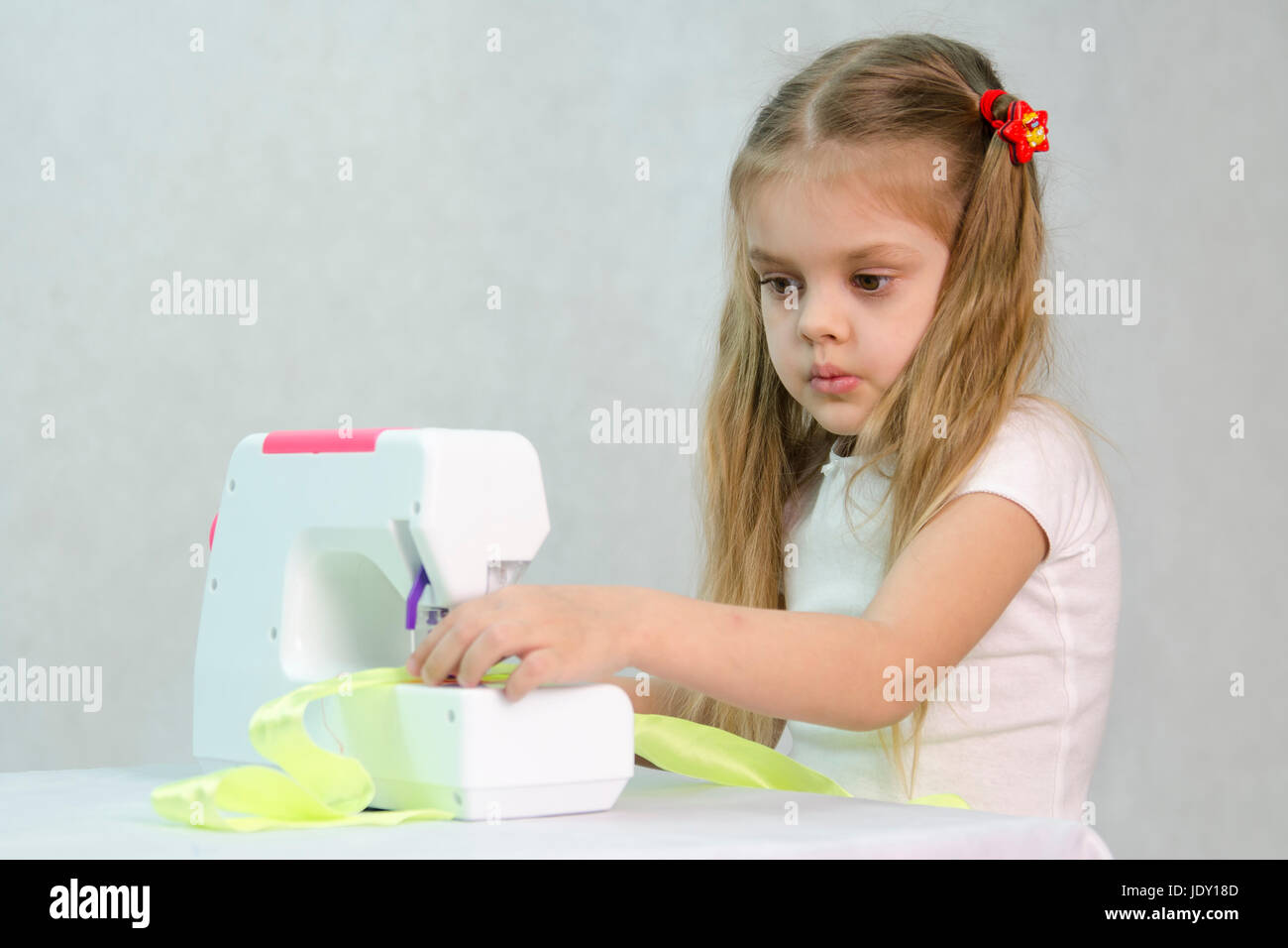 Childrens sewing machine hi-res stock photography and images - Alamy
