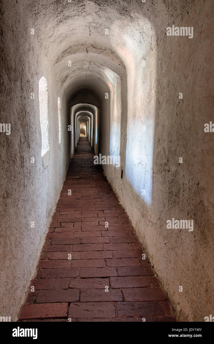 Narrow hallway hi-res stock photography and images - Alamy