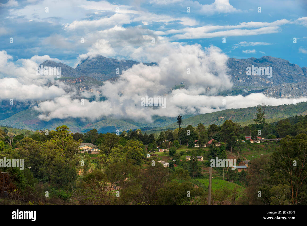 Chimanimani town seen in front of the Chimanimani mountains, Zimbabwe ...