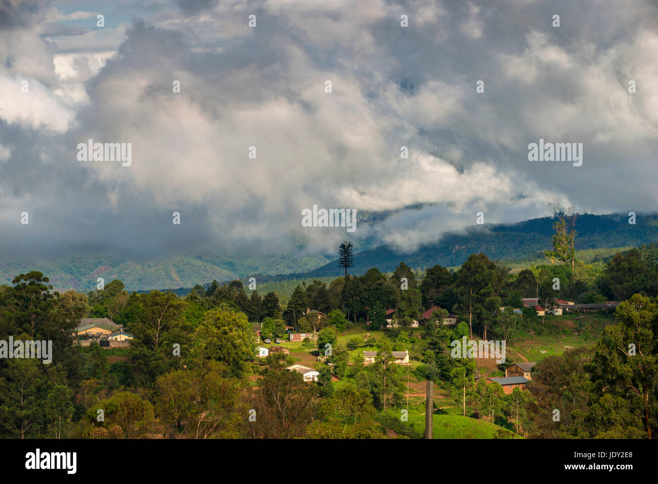 Chimanimani town seen in front of the Chimanimani mountains, Zimbabwe ...