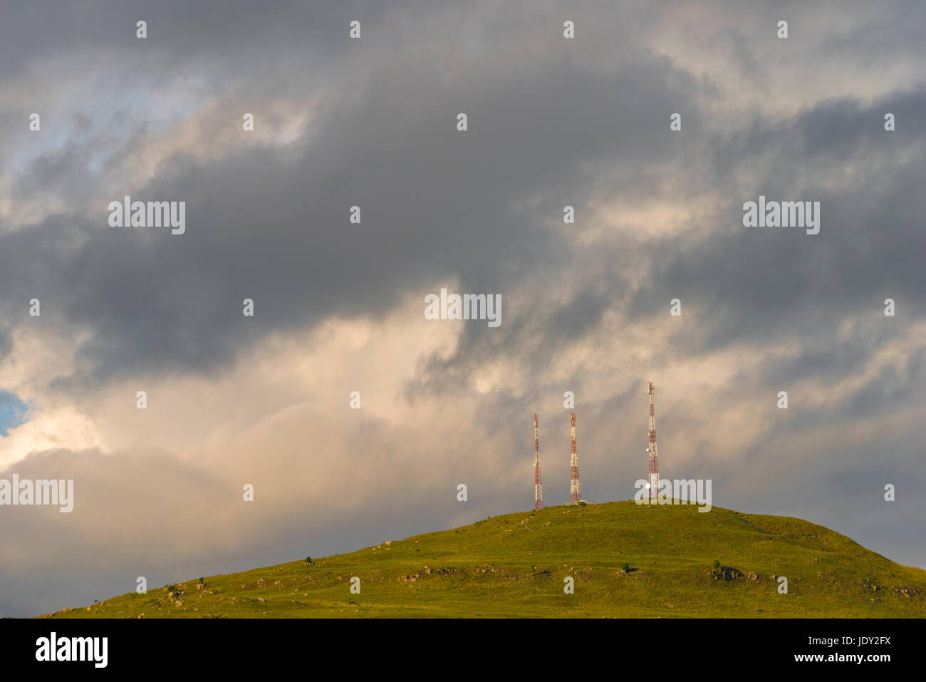 Chimanimani town seen in front of the Chimanimani mountains, Zimbabwe ...