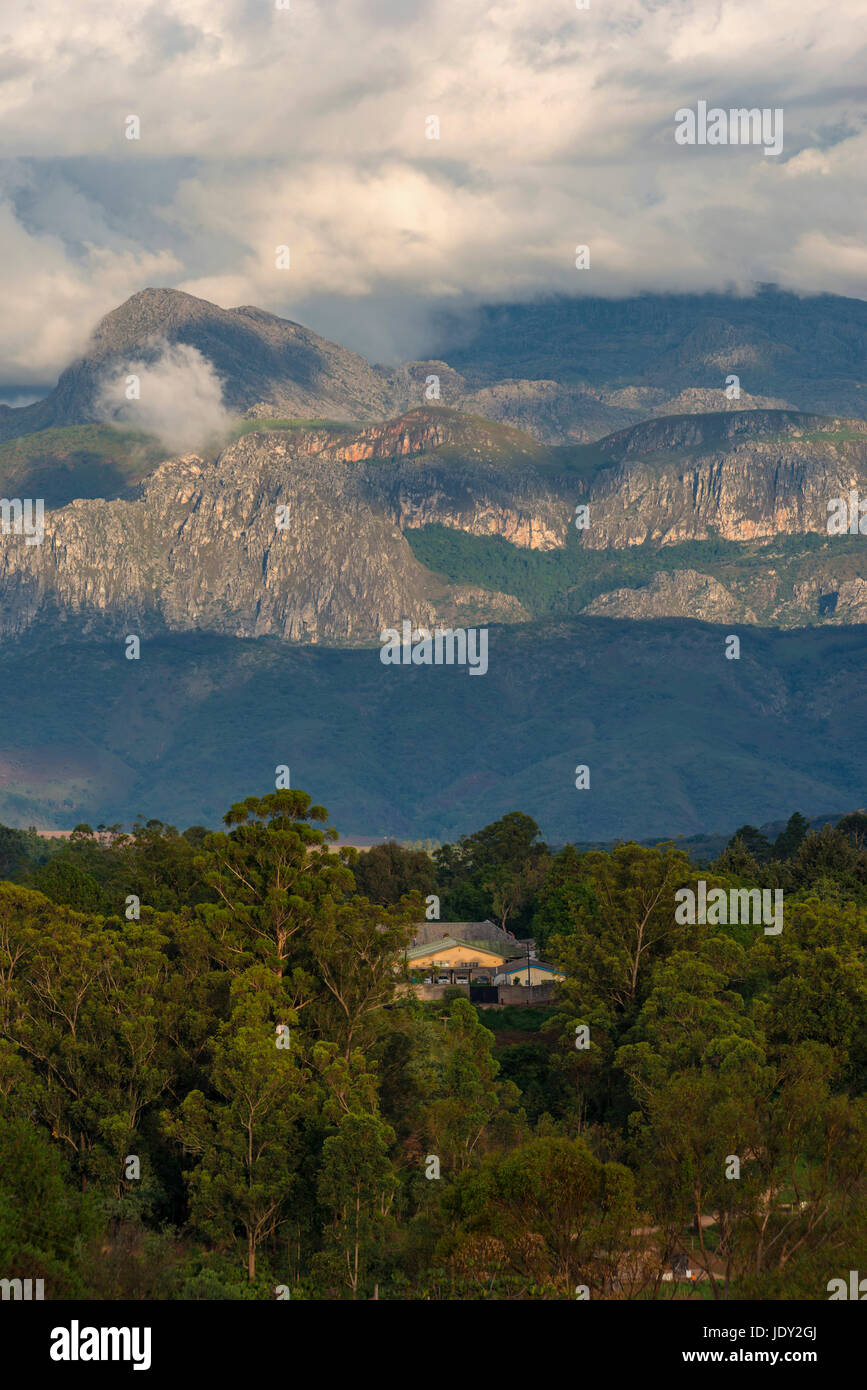 Chimanimani town seen in front of the Chimanimani mountains, Zimbabwe ...