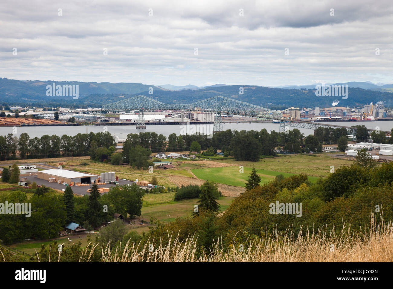 Rainier, bridge over Columbia river connecting Oregon State to ...
