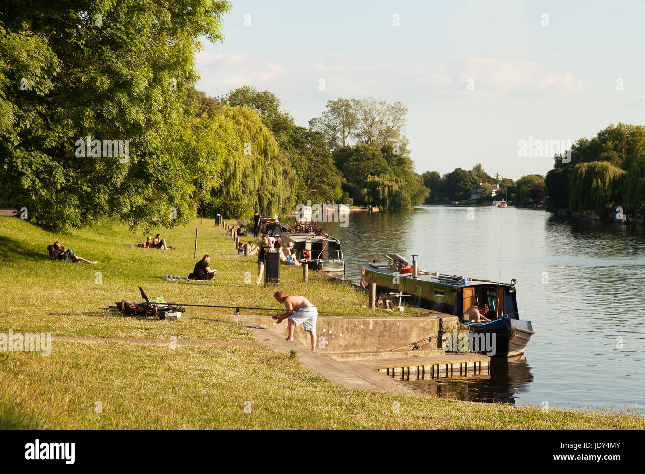 people on the Thames Path at Taplow, enjoying the summer sunshine ...
