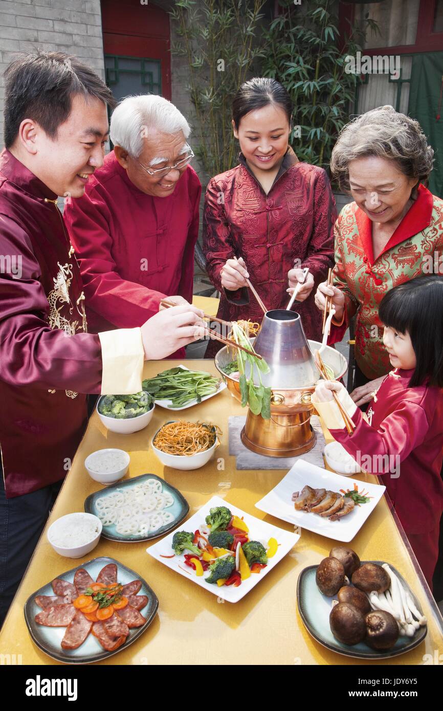 Mom smile high five hi-res stock photography and images - Alamy