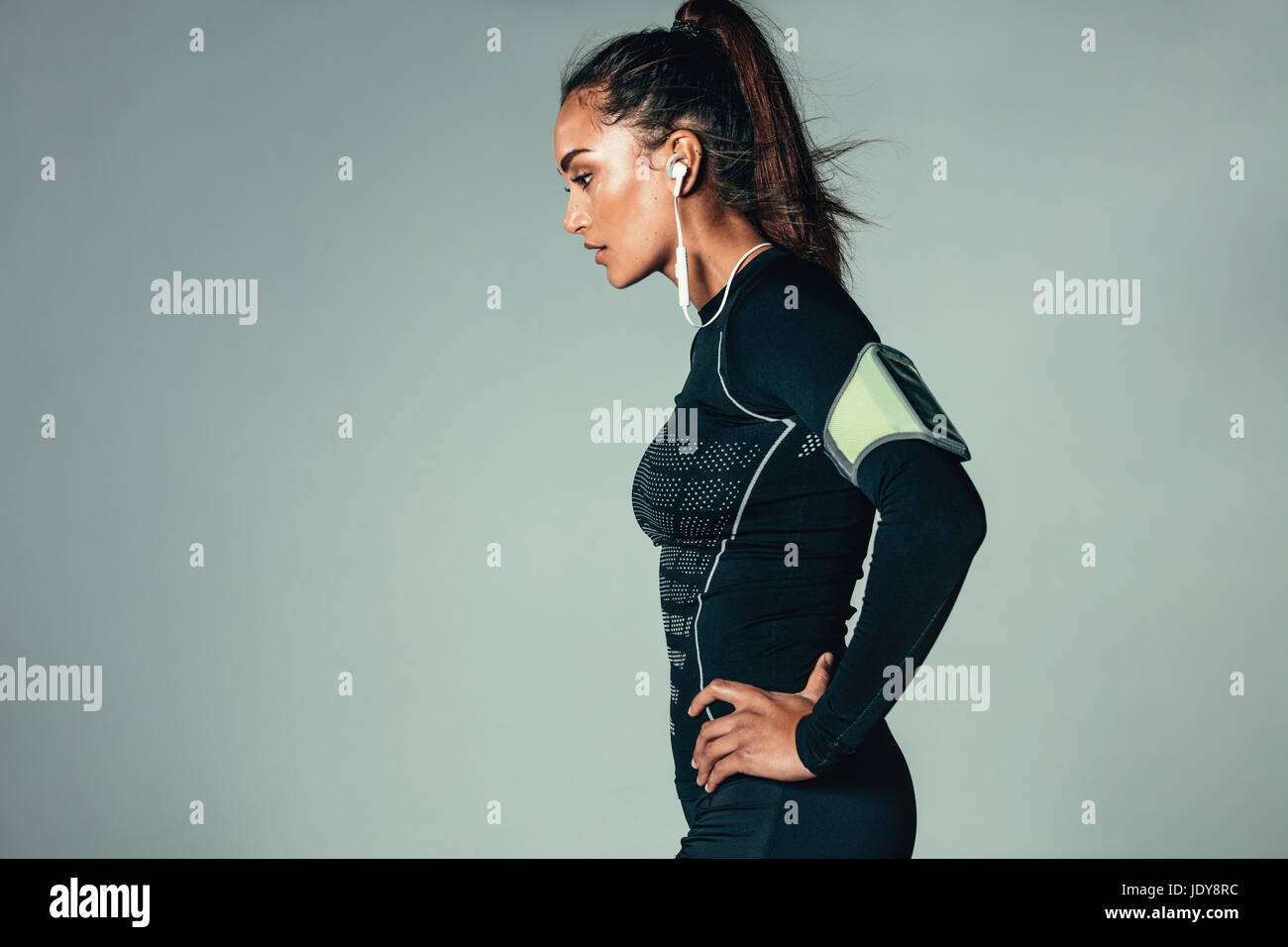 Female body model side view hi-res stock photography and images - Alamy