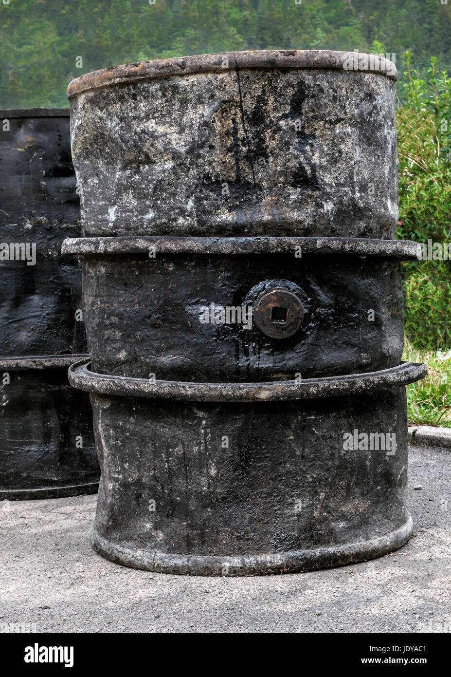 Sticky tar hi-res stock photography and images - Alamy
