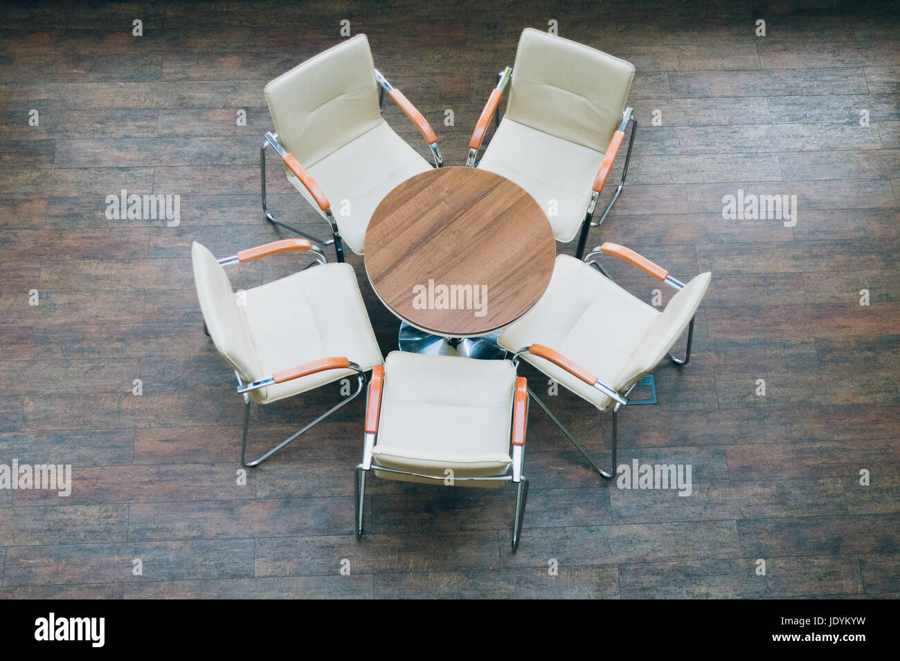 Top view of table and five chairs Stock Photo - Alamy