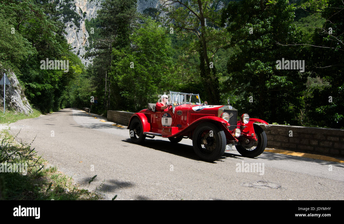Superba car hi-res stock photography and images - Alamy