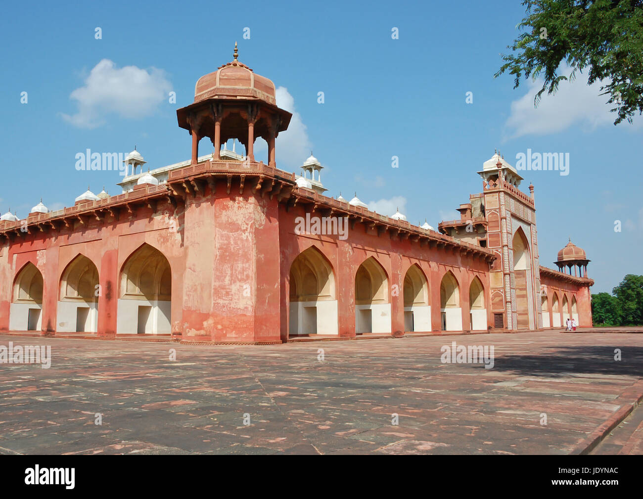 Gate tomb emperor akbar hi-res stock photography and images - Alamy