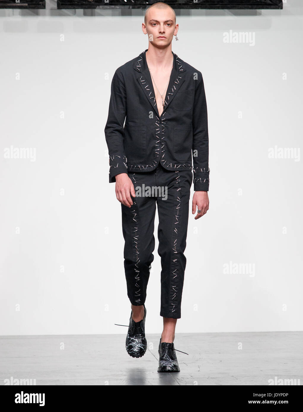 Mens collections hi-res stock photography and images - Alamy