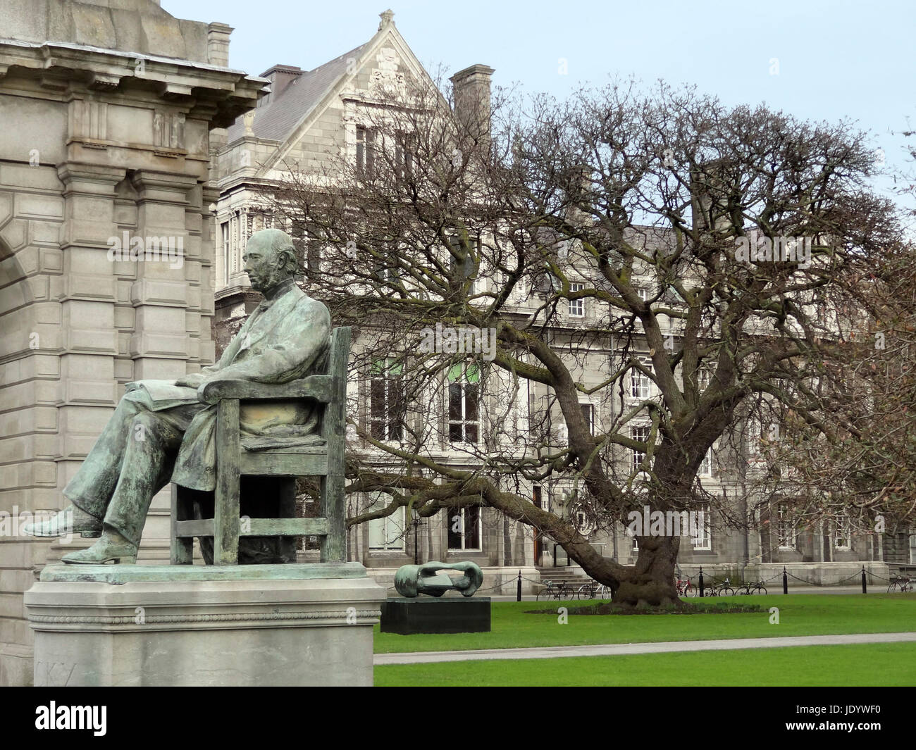 Trinity college skulptur hi-res stock photography and images - Alamy