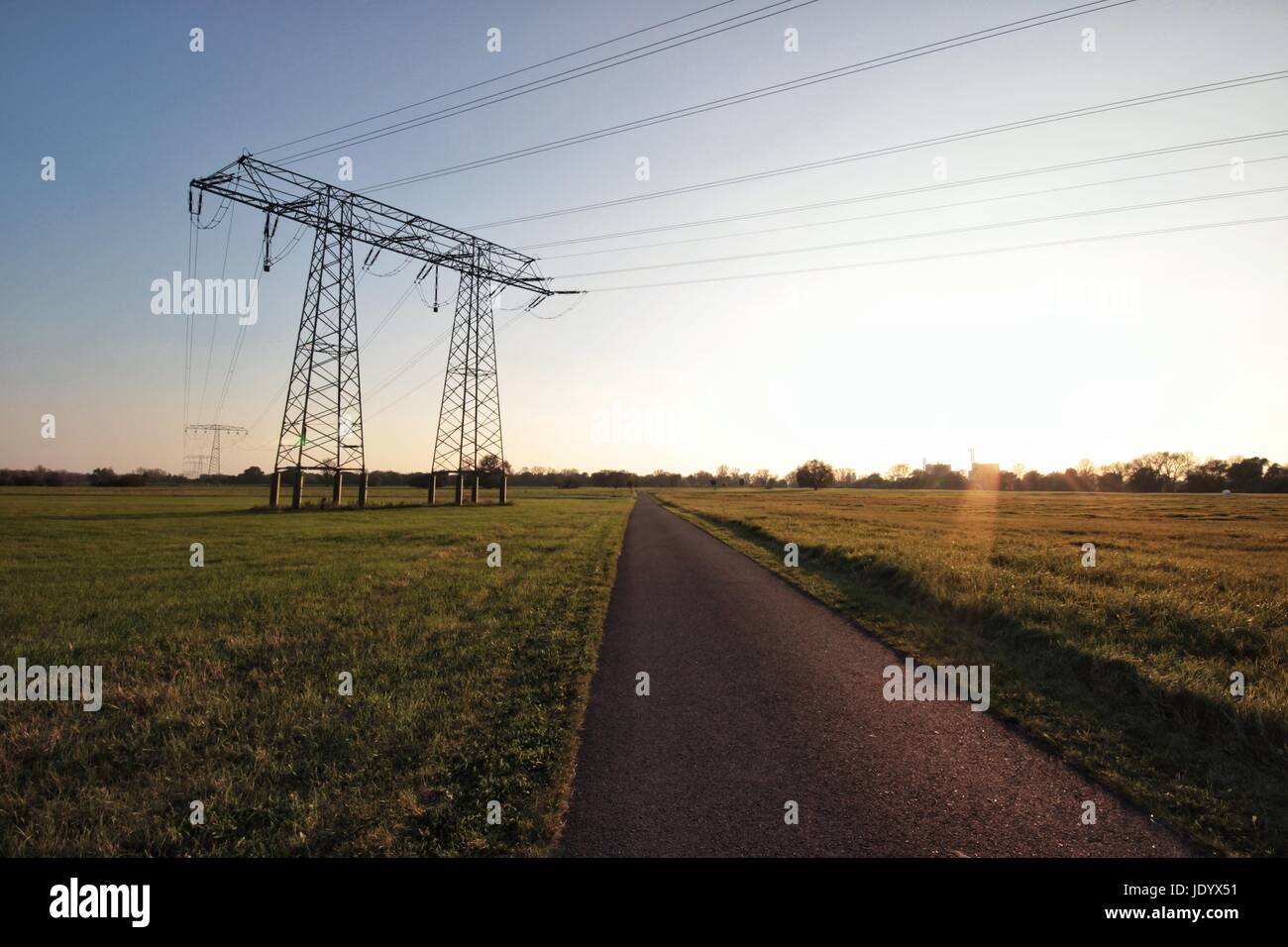 Electricity conduction hi-res stock photography and images - Alamy