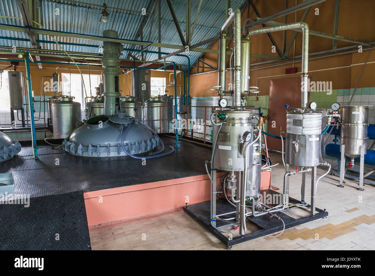 Pharma manufacturing tank hi-res stock photography and images - Alamy