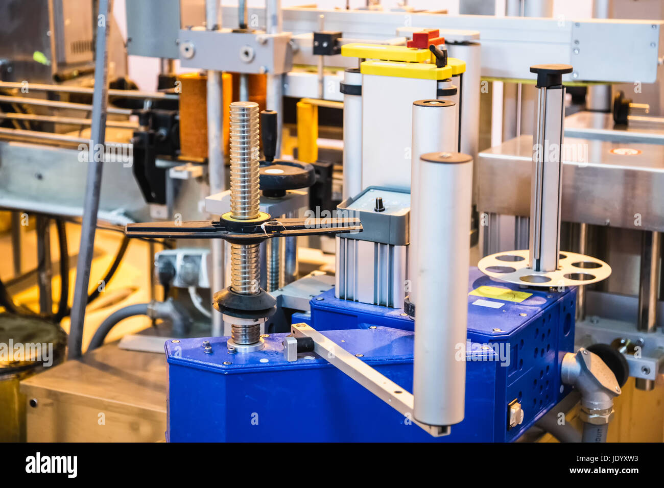 Automatic packing line of conveyor. Pharmaceutical and chemical ...