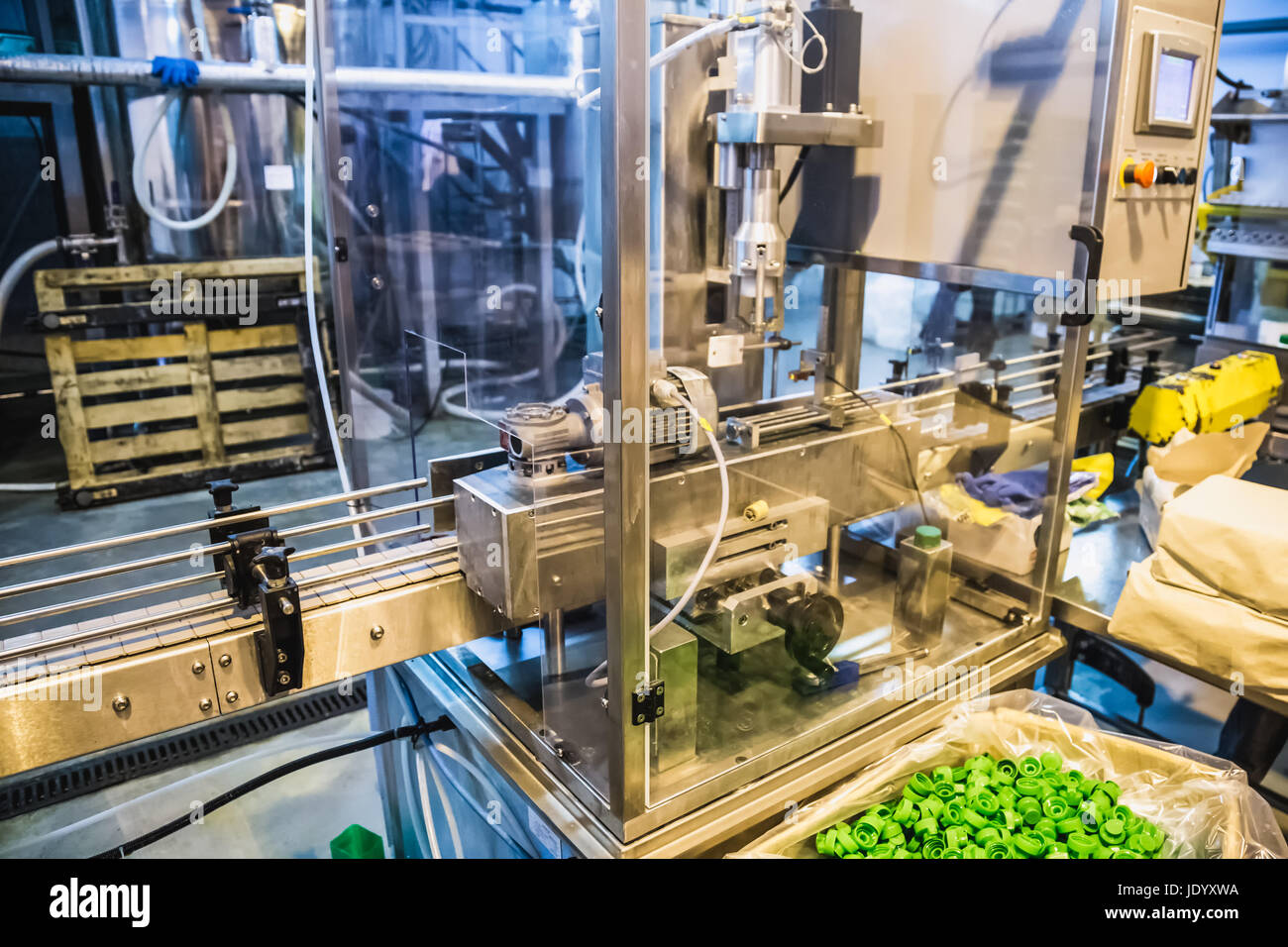 Automatic packing line of conveyor. Pharmaceutical and chemical ...