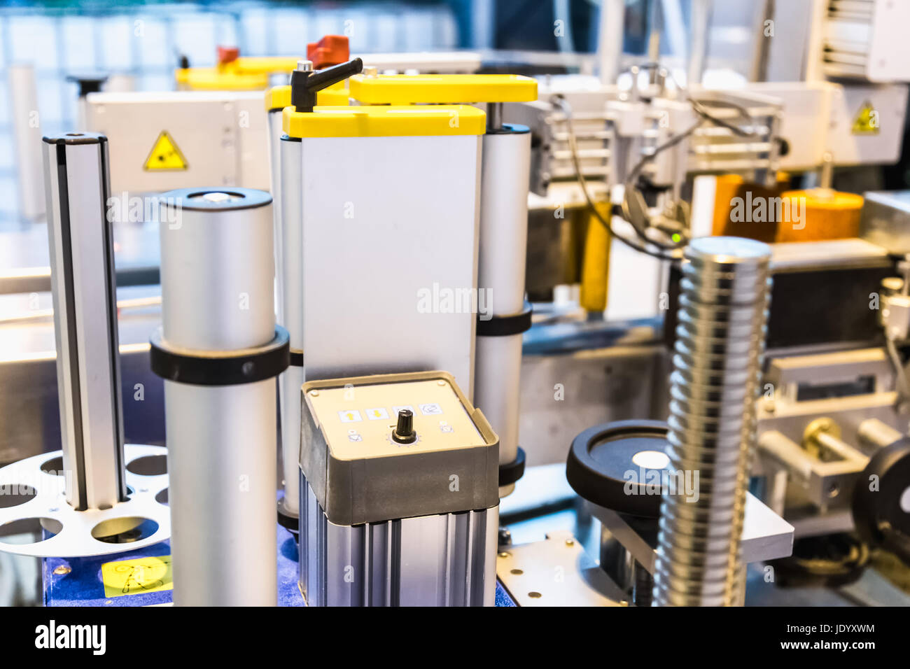 Automatic packing line of conveyor. Pharmaceutical and chemical ...