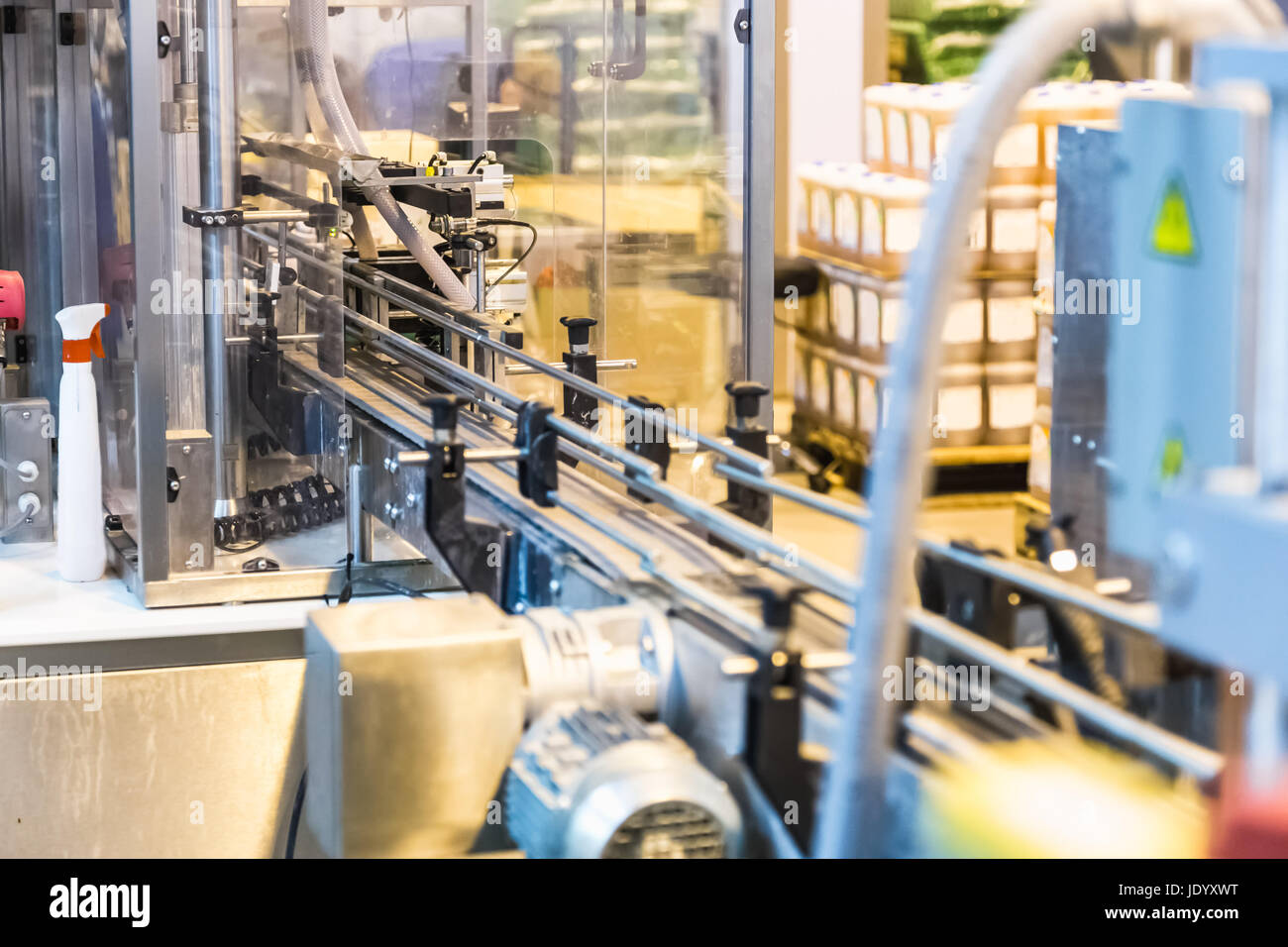 Automatic packing line of conveyor. Pharmaceutical and chemical ...