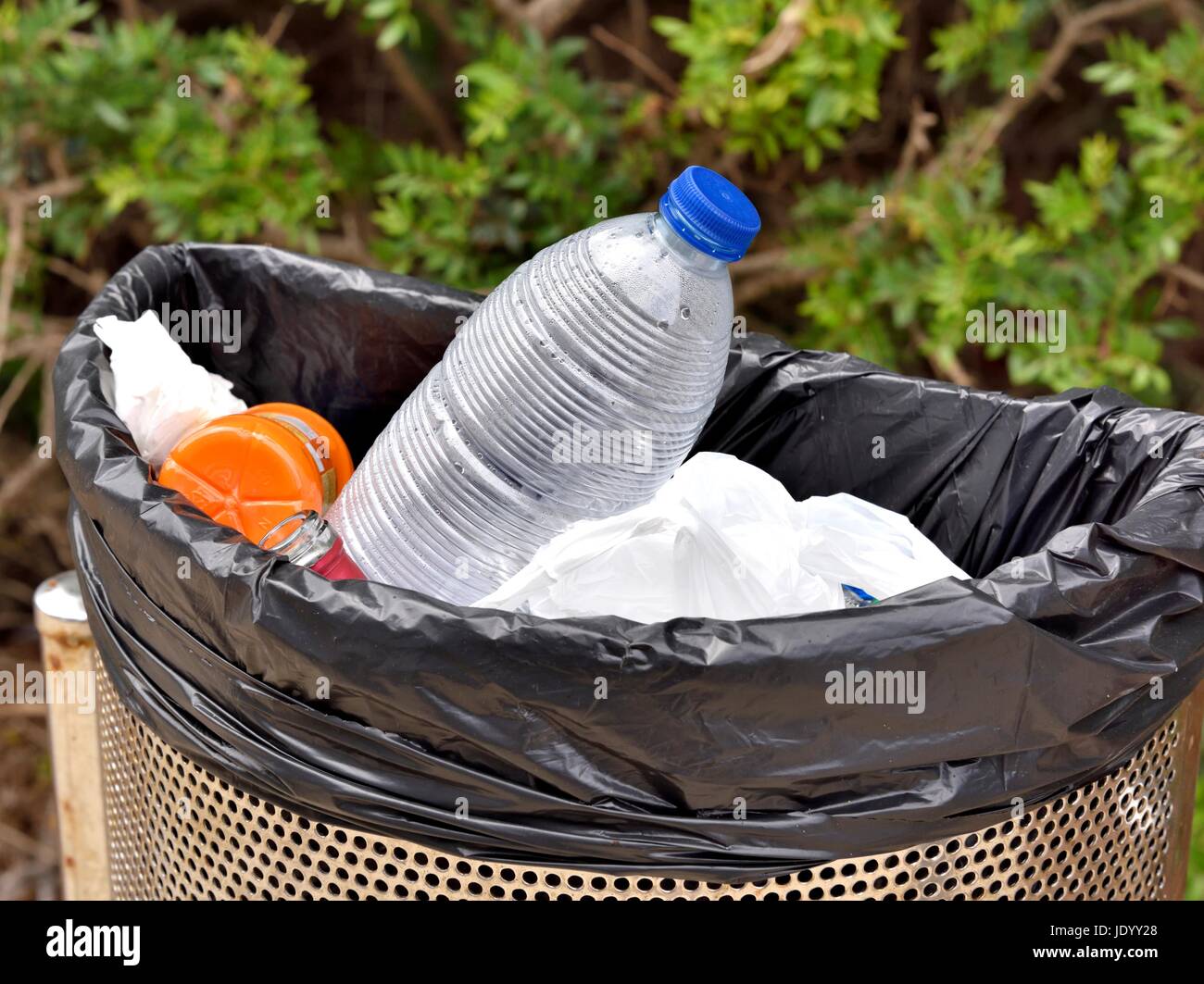 Street waste bin Stock Photo - Alamy