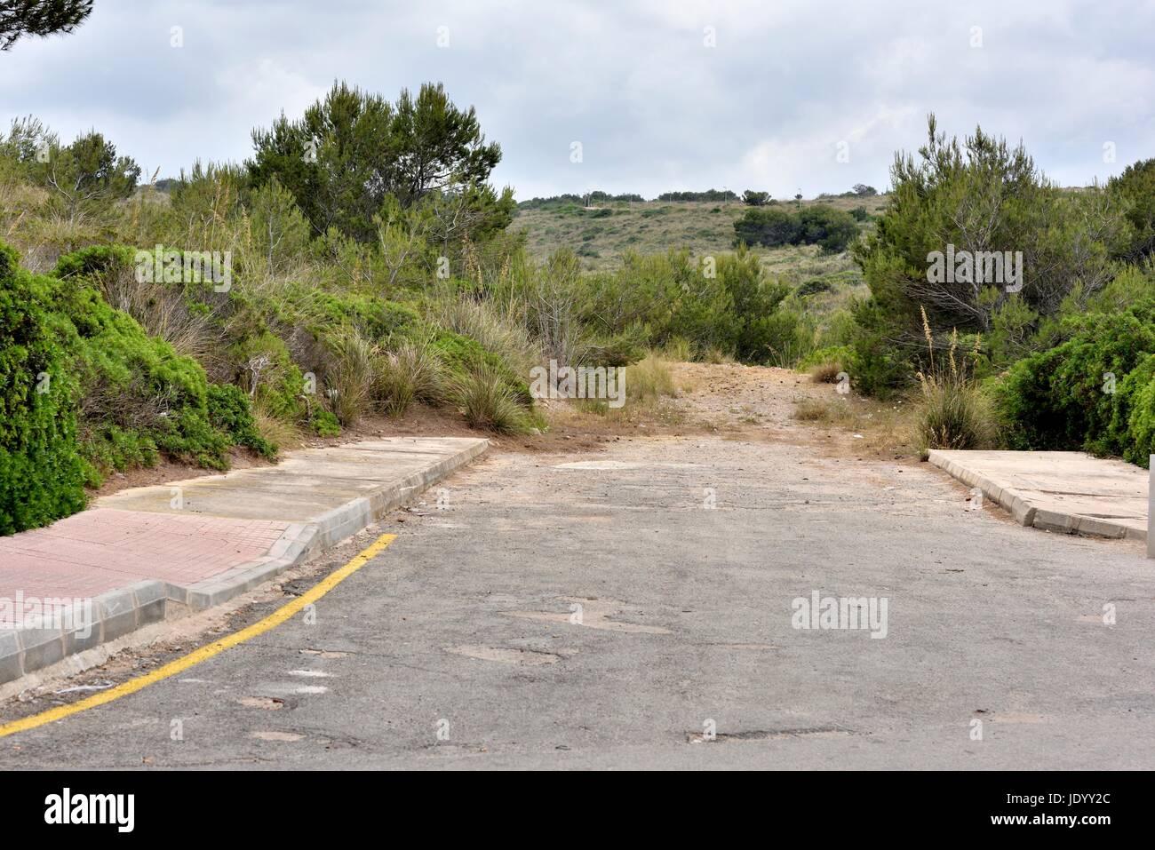 Disappearing road hi-res stock photography and images - Alamy