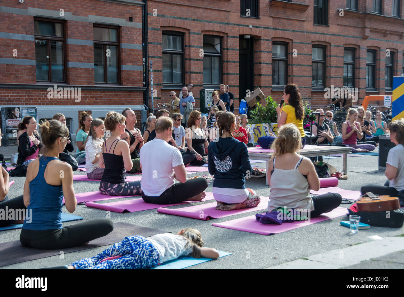 Malmö, Sweden. 21st June, 2017. As part of the international Yoga day a ...