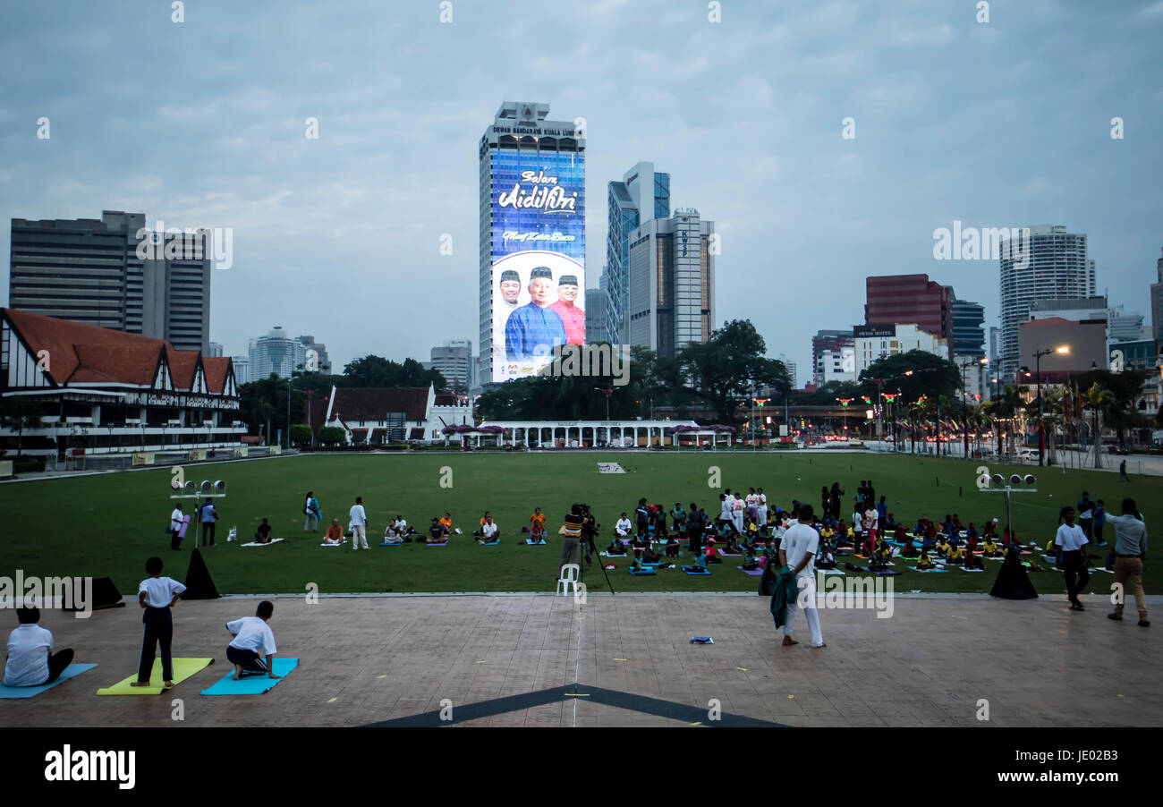 Malaysia children exercise hi-res stock photography and images - Alamy