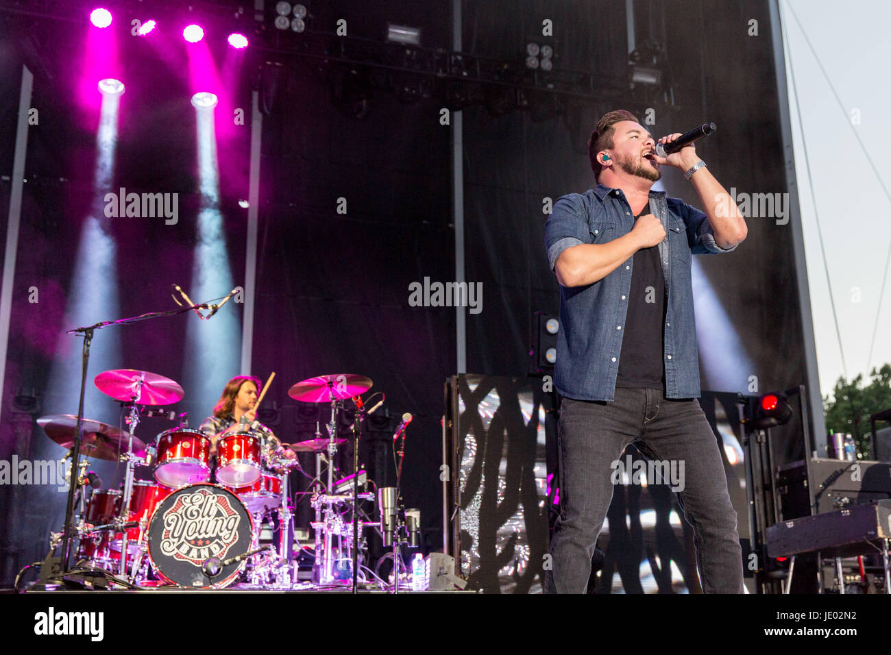 Chris thompson eli young band hi-res stock photography and images - Alamy